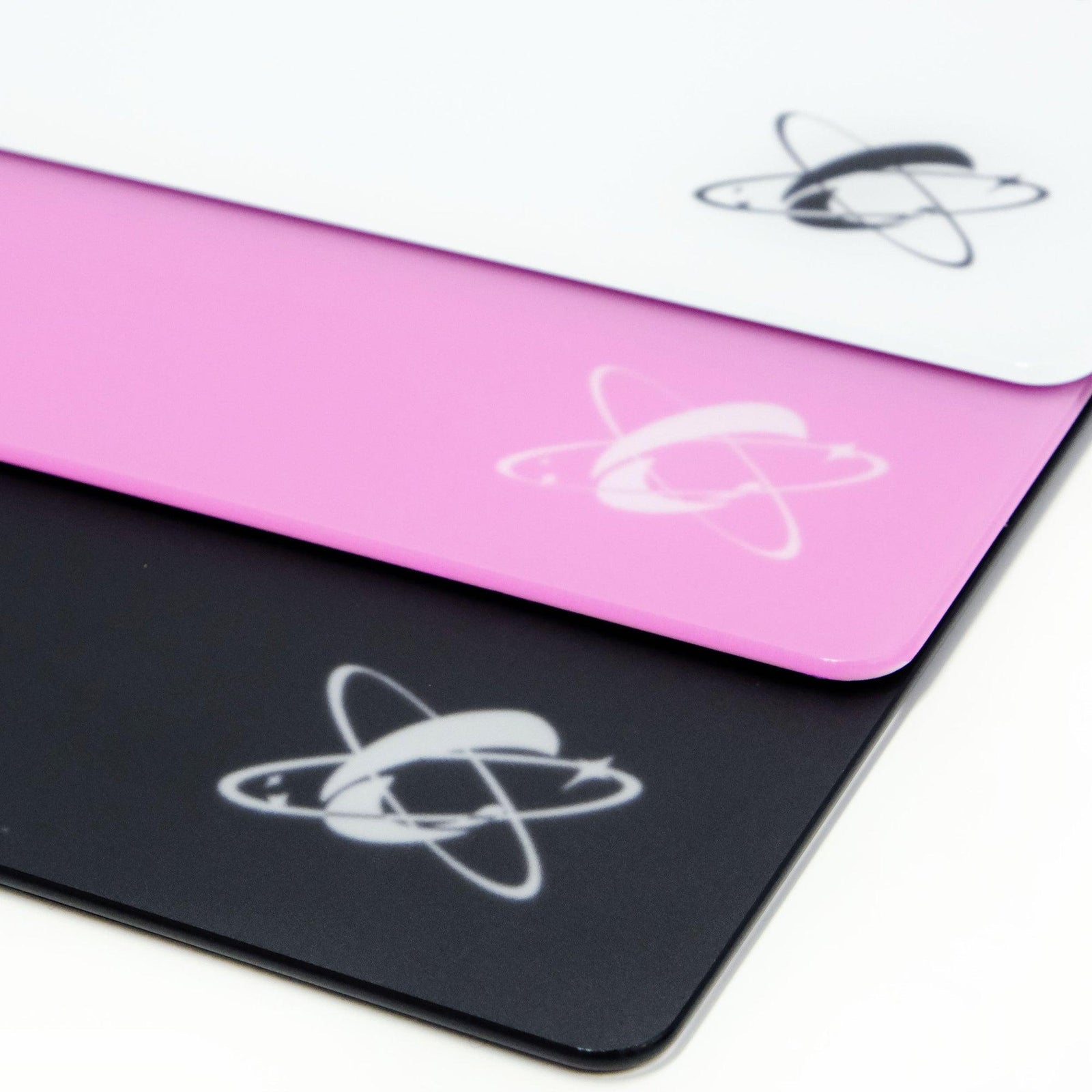 Atom Glass Mouse Pad – Enhance Your Gaming Performance | CLUSTRS